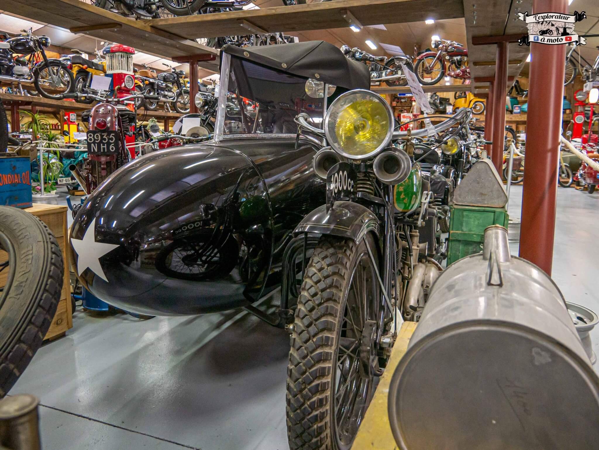 RENÉ GILLET AVEC SIDE CAR VANNOD - Quentin - Le monde à moto